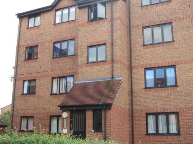 Studio Flat For Rent In New Cross