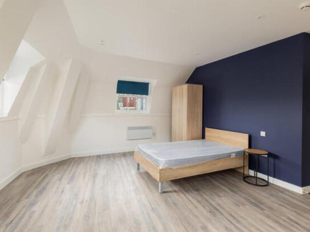 Studio flat for rent in New Bond House, Bond Street, Bristol, BS2