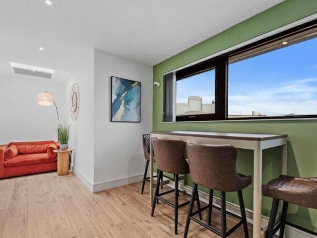 Studio flat for rent in New Horizons Court, London, TW8