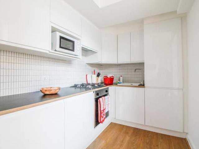 Studio flat for rent in New Inn Hall Street, Oxford, OX1