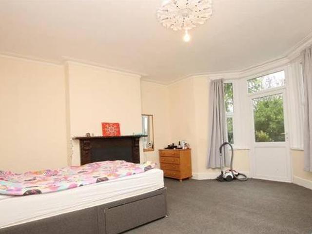 Studio flat for rent in Newbridge Road Bath BA1