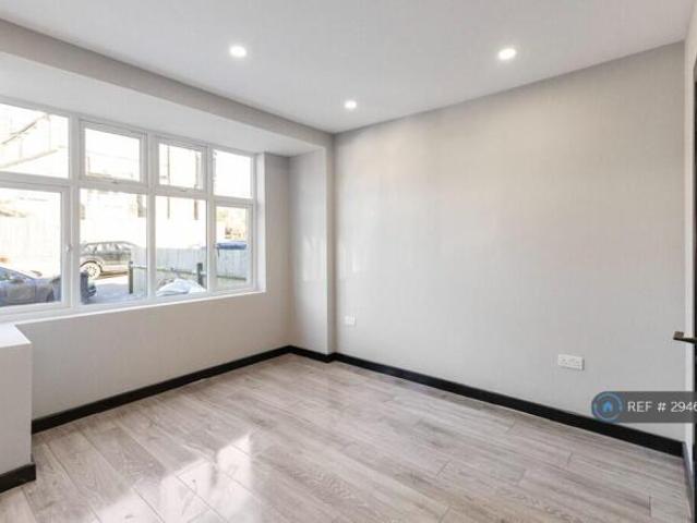 Studio flat for rent in Niederwald Road, London, SE26