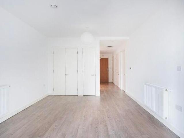 Studio flat for rent in North Wharf Road, London, W2