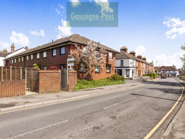 Studio flat for rent in North Road, Guildford, GU2