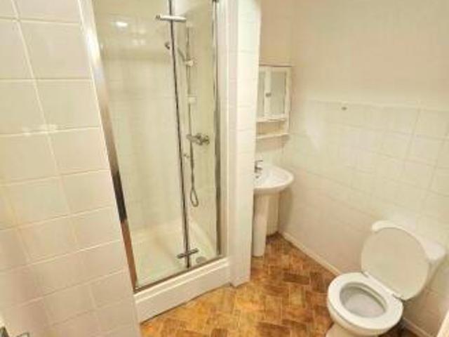 Studio flat for rent in Northmoor Road, Longsight, Manchester, M12