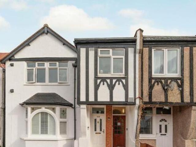 Studio Flat For Rent In Norbury, London