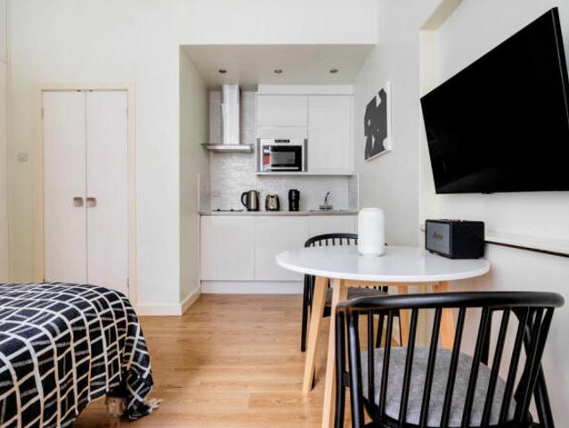 Studio flat for rent in Nottingham Place, City Of Westminster, London, W1U