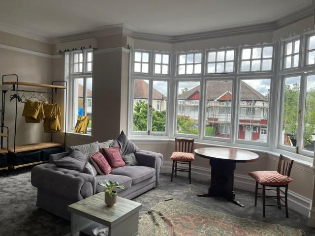 Studio Flat for Rent in NW10