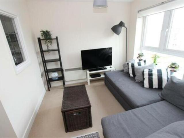 Studio flat for rent in Oceana Boulevard, SO14