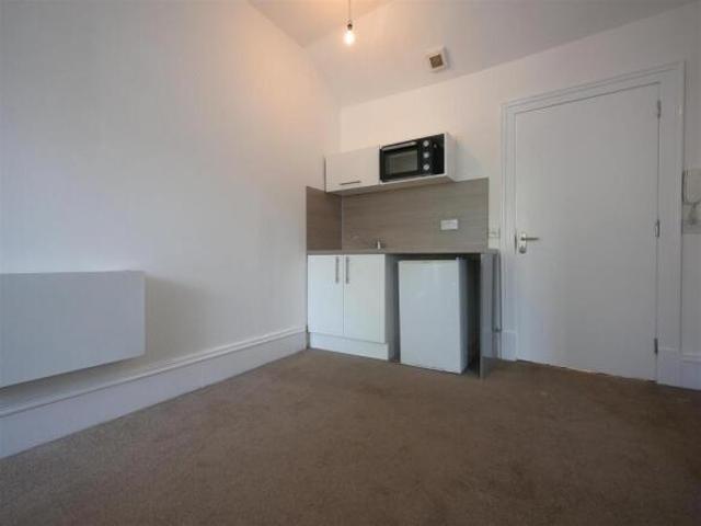Studio flat for rent in Oakfield Avenue, Glasgow, G12