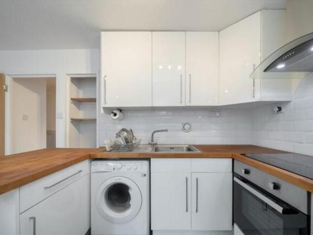Studio flat for rent in Oakley Square, Euston, NW1