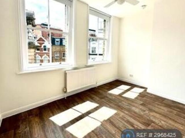 Studio flat for rent in Old Compton Street, London, W1D