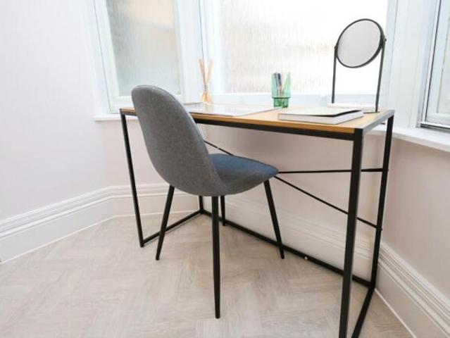 Studio flat for rent in Old Christchurch Road, Bournemouth, Dorset, BH1