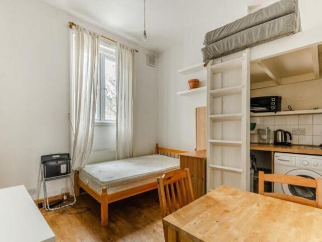 Studio flat for rent in Old Brompton road, Earls Court, London, SW5