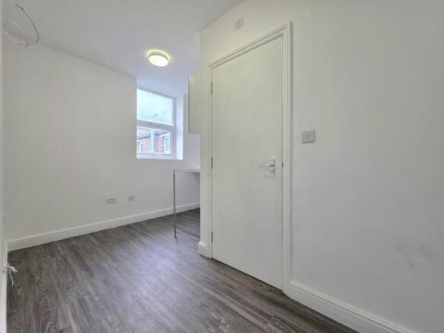 Studio flat for rent in Old Kent Road, London, SE1