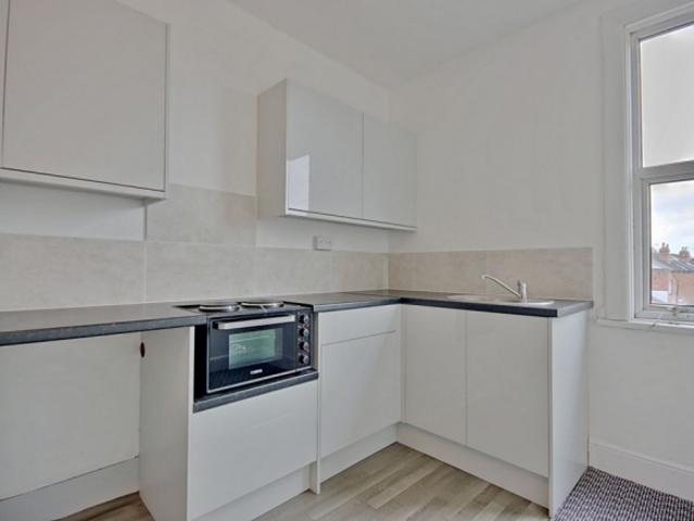 Studio flat for rent in Ombersley Road, Barbourne, Worcester, WR3