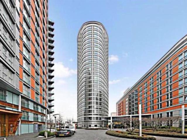 Studio flat for rent in Ontario Tower, Canary Wharf, E14 9JA, E14