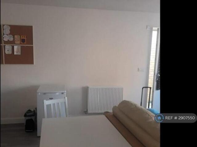 Studio flat for rent in Osprey Drive, Cambridge, CB2