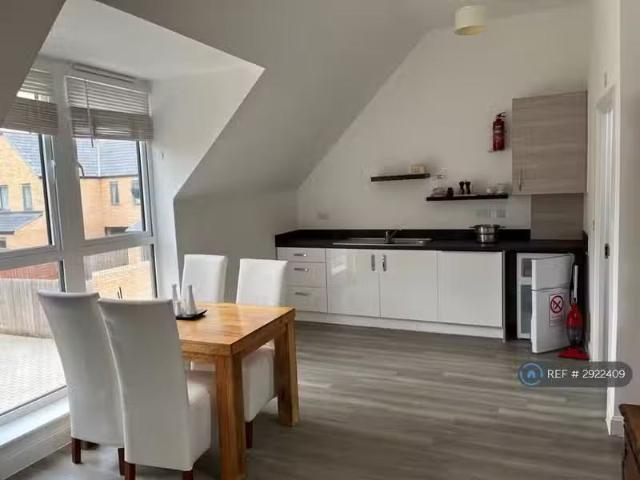 Studio flat for rent in Osprey Drive, Trumpington, Cambridge.