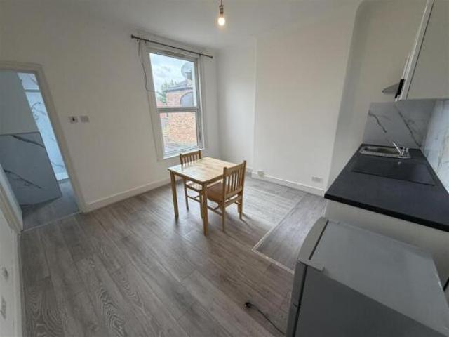 Studio flat for rent in Palmerston Road, London N22