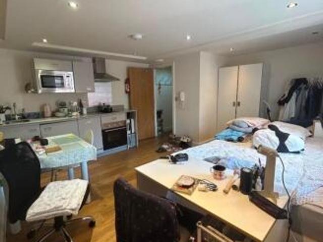 Studio flat for rent in Park Street, Bristol, BS1