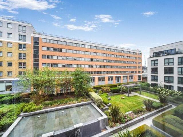 Studio flat for rent in Park Street, Imperial Wharf, SW6