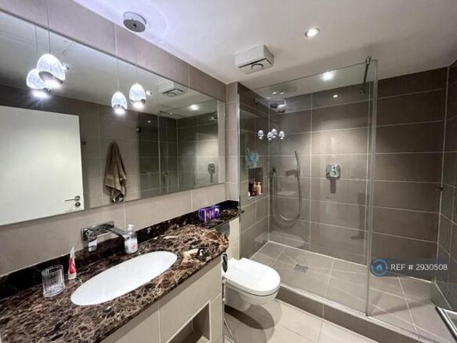 Studio flat for rent in Park Square East, Leeds, LS1