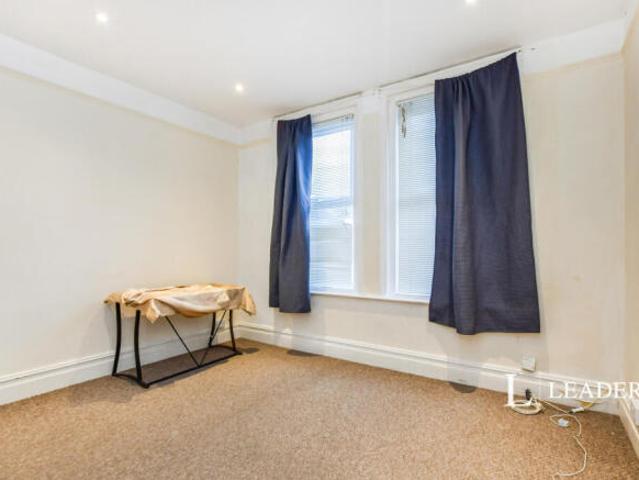 Studio flat for rent in Parkwood Road, Bournemouth, BH5