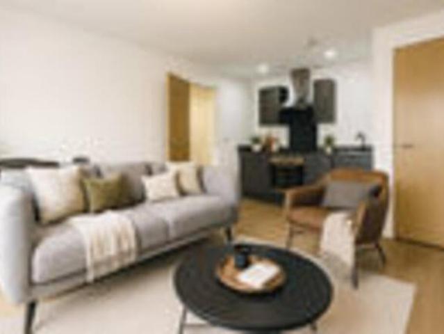 Studio flat for rent in PASHA, 30 Wellington Road North, SK4