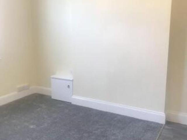 Studio flat for rent in Pembroke Road, Bournemouth, Dorset, BH4