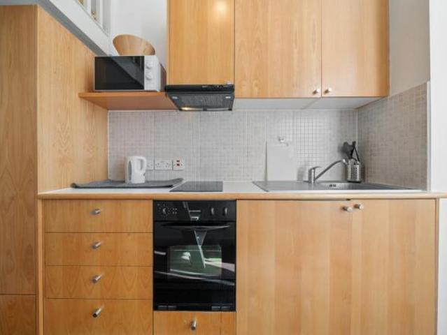 Studio flat for rent in Penywern Road, Earls Court, London, SW5