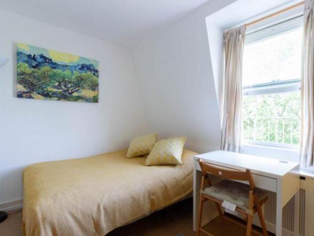 Studio flat for rent in Penywern Road, Earls Court, London, SW5