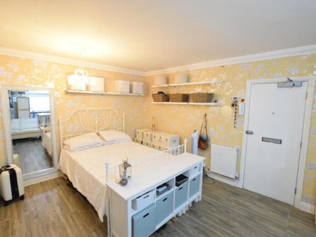 Studio flat for rent in Pinelands, Knyveton Road, Bournemouth, BH1