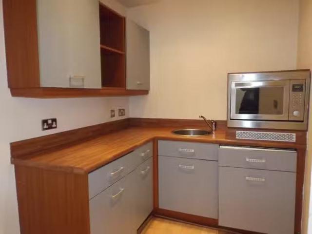 Studio flat for rent in Pioneer, Jupiter, B16