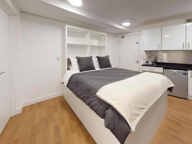 Studio flat for rent in Pipe Lane Apartments, Pipe Lane, Bristol, BS1