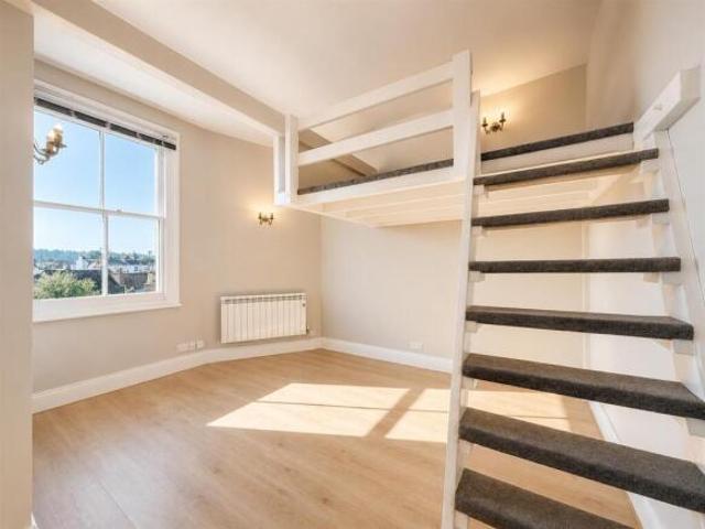 Studio flat for rent in Pittville Lawn, Cheltenham GL52 2BE, GL52