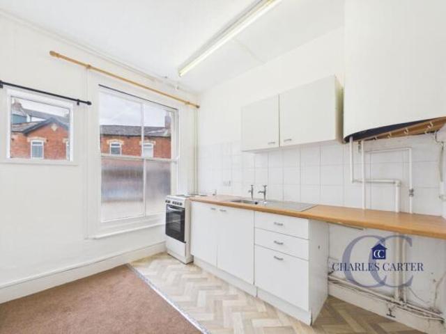 Studio flat for rent in Pittville Lawn, Cheltenham, GL52