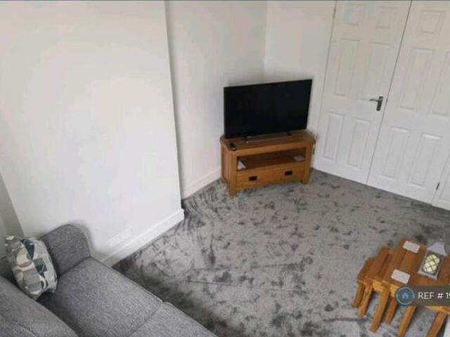Studio Flat For Rent In Pontypool