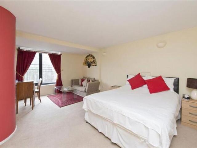 Studio flat for rent in Point West, South Kensington, SW7