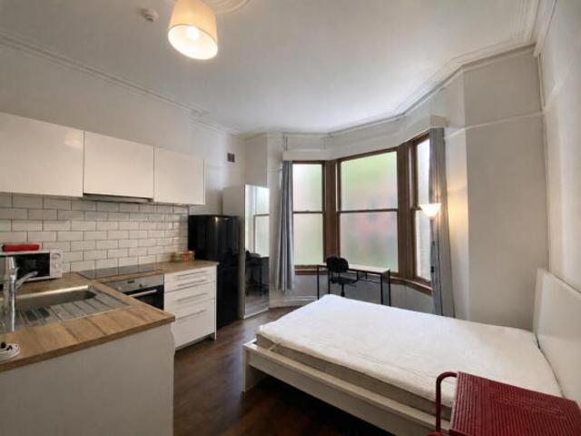 Studio flat for rent in Portland Road, Edgbaston, B16