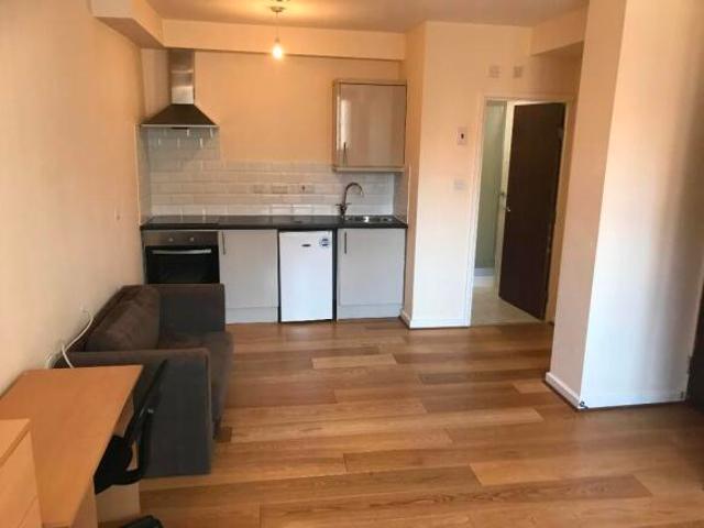 Studio flat for rent in Portswood Road, Southampton, Hampshire, SO17