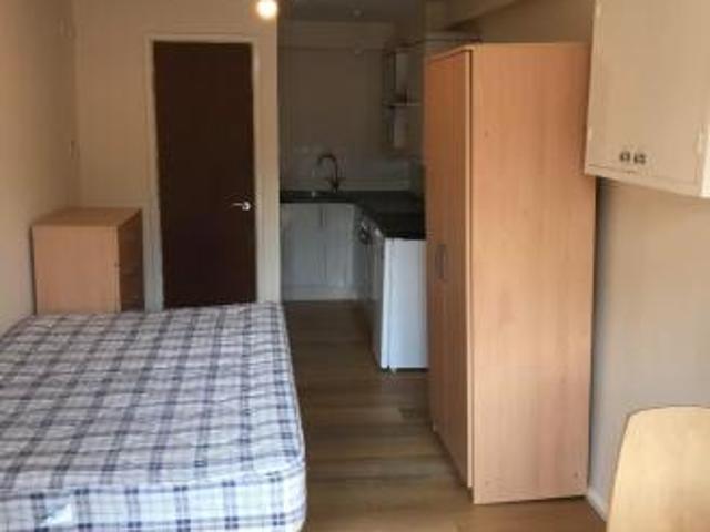 Studio flat for rent in Portswood Road, Southampton, Hampshire, SO17
