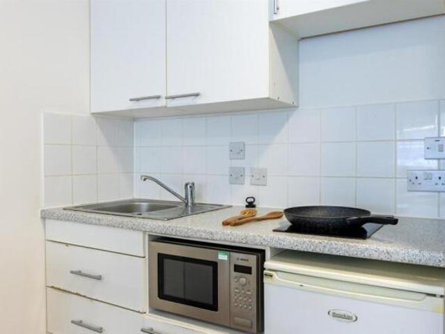Studio flat for rent in Plymouth | Student | September, PL4