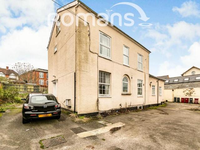 Studio flat for rent in Prospect Street, Reading, RG1