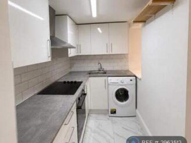 Studio flat for rent in Pratt Street, London, NW1