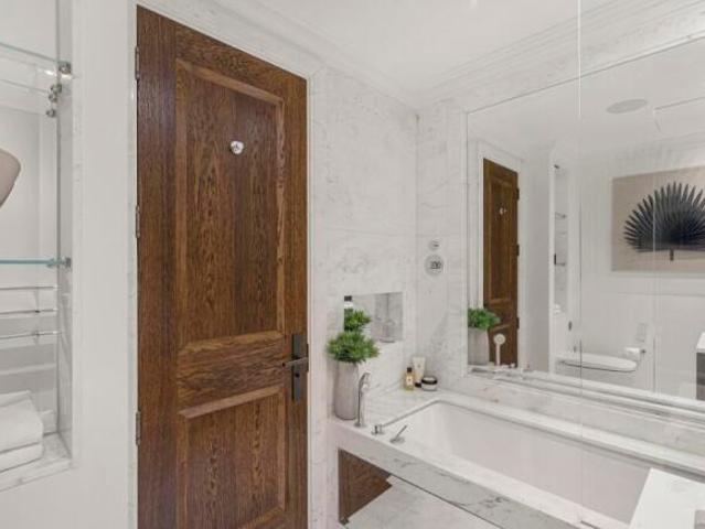 Studio flat for rent in Prince Of Wales Terrace, Kensington, London, W8