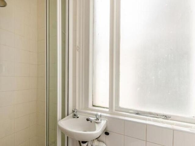 Studio flat for rent in Prince of Wales Terrace, South Kensington, London, W8