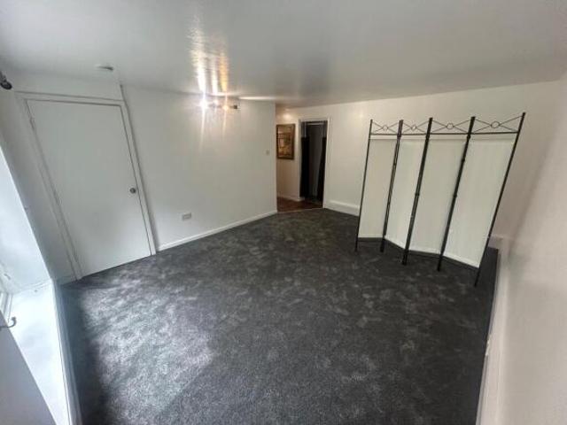 Studio flat for rent in Princes Court, L8