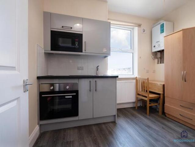 Studio flat for rent in Priory Park Road, Brent, London, NW6