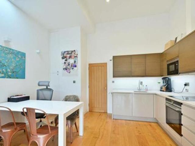 Studio Flat For Rent In Putney, London